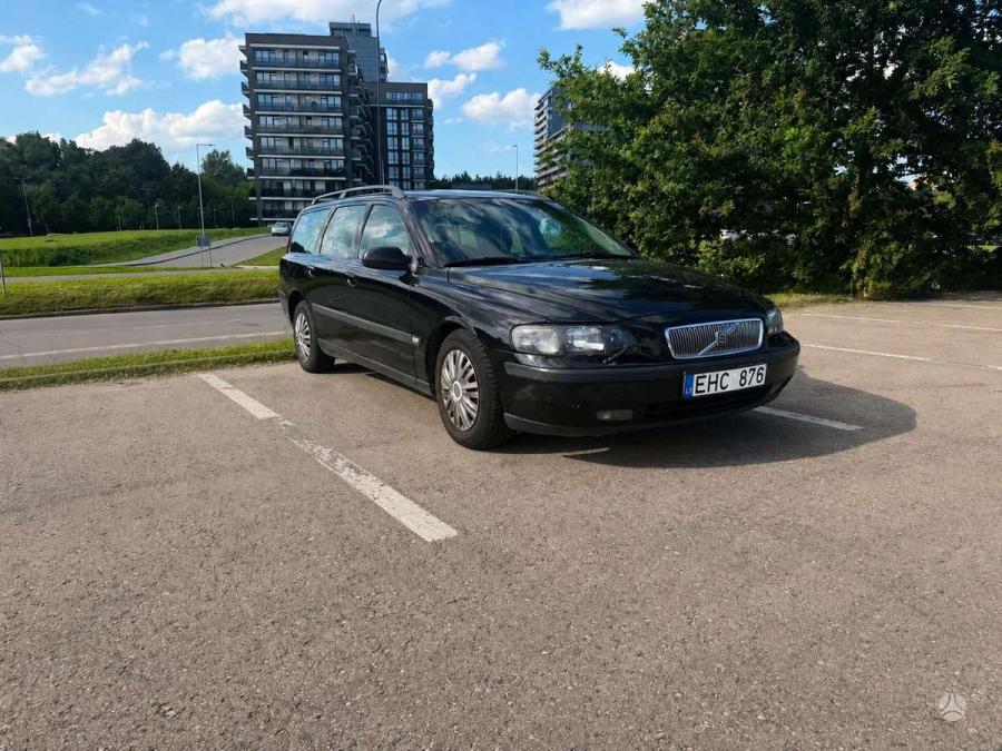 Melns Volvo V70 2002 Viļņa, ar dzinēja tilpumu 2.40 L un nobraukumu 368 tūkst. km par 1300 €, foto 4 vietnē AUTOMOTO.COM.LV