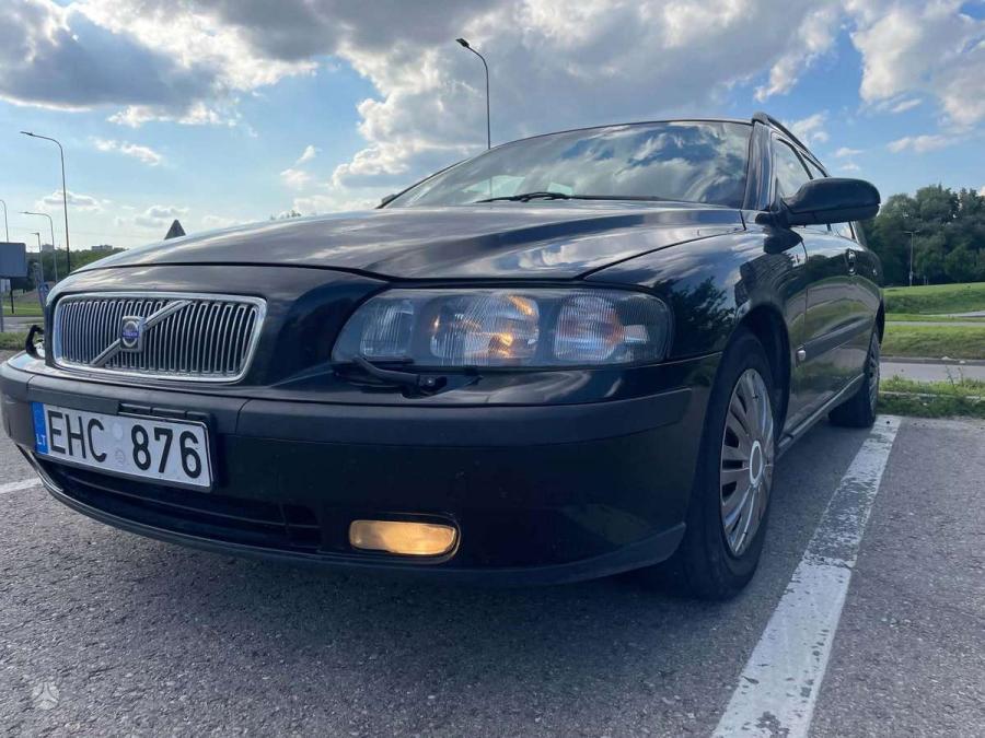 Melns Volvo V70 2002 Viļņa, ar dzinēja tilpumu 2.40 L un nobraukumu 368 tūkst. km par 1300 €, foto 8 vietnē AUTOMOTO.COM.LV