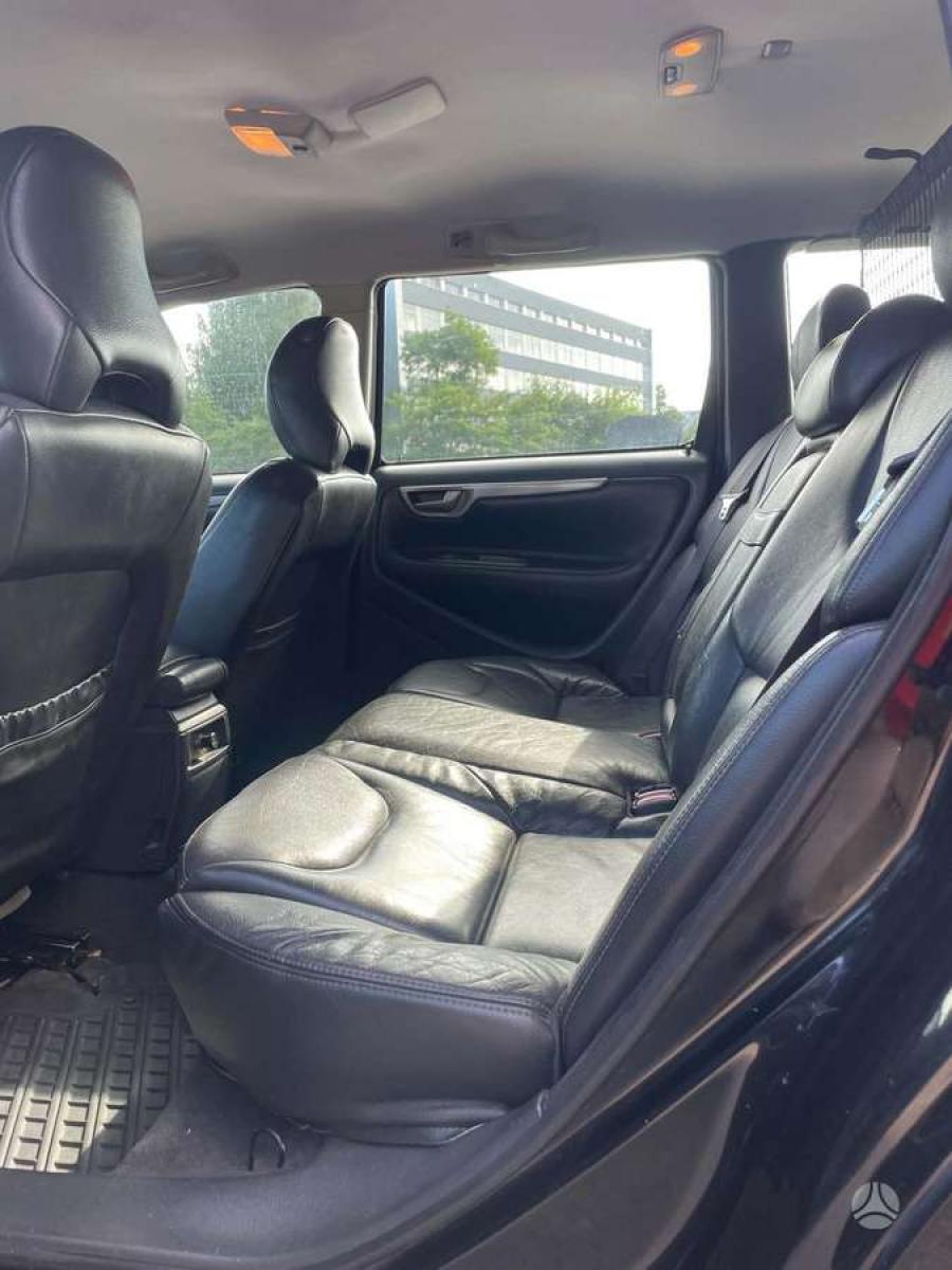 Melns Volvo V70 2002 Viļņa, ar dzinēja tilpumu 2.40 L un nobraukumu 368 tūkst. km par 1300 €, foto 13 vietnē AUTOMOTO.COM.LV