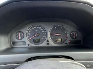 Melns Volvo V70 2002 Viļņa, ar dzinēja tilpumu 2.40 L un nobraukumu 368 tūkst. km par 1300 €, foto 15 vietnē AUTOMOTO.COM.LV