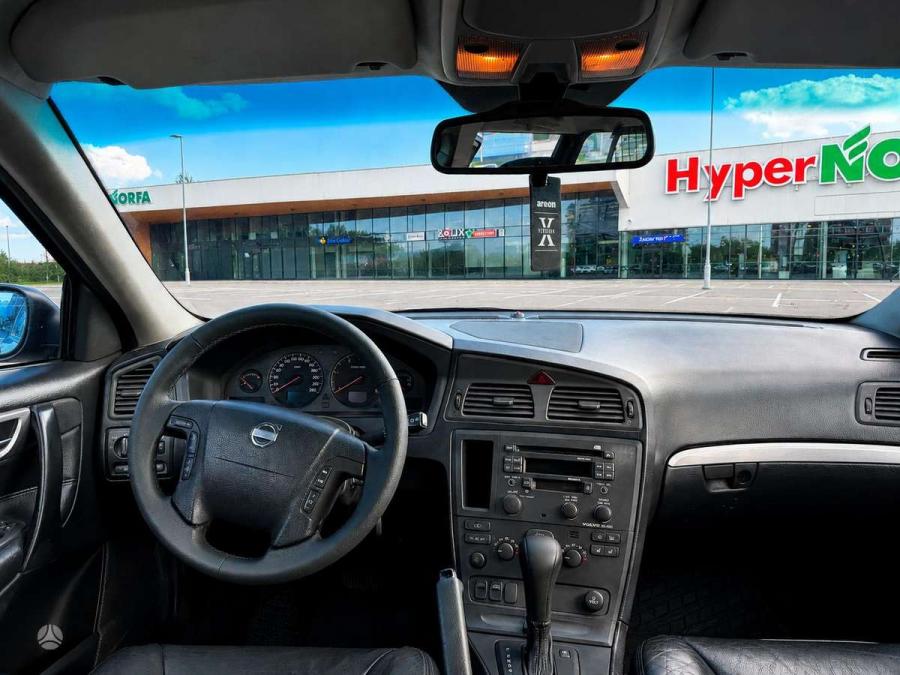 Melns Volvo V70 2002 Viļņa, ar dzinēja tilpumu 2.40 L un nobraukumu 368 tūkst. km par 1300 €, foto 16 vietnē AUTOMOTO.COM.LV