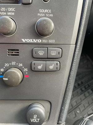 Melns Volvo V70 2002 Viļņa, ar dzinēja tilpumu 2.40 L un nobraukumu 368 tūkst. km par 1300 €, foto 17 vietnē AUTOMOTO.COM.LV