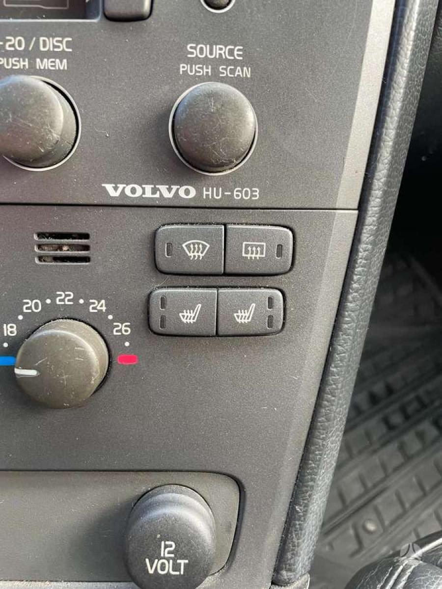 Melns Volvo V70 2002 Viļņa, ar dzinēja tilpumu 2.40 L un nobraukumu 368 tūkst. km par 1300 €, foto 17 vietnē AUTOMOTO.COM.LV