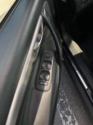 Melns Volvo V70 2002 Viļņa, ar dzinēja tilpumu 2.40 L un nobraukumu 368 tūkst. km par 1300 €, foto 18 vietnē AUTOMOTO.COM.LV