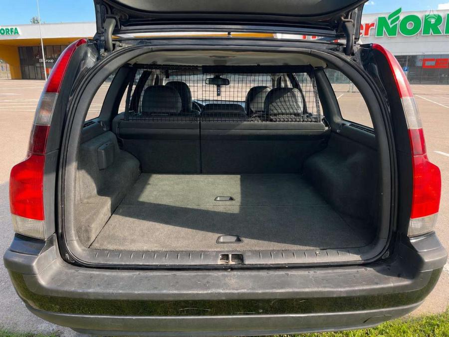 Melns Volvo V70 2002 Viļņa, ar dzinēja tilpumu 2.40 L un nobraukumu 368 tūkst. km par 1300 €, foto 19 vietnē AUTOMOTO.COM.LV