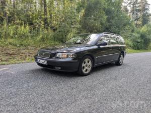 Black Volvo V70 2002 in Cesis, with an engine capacity of 2.40 L and mileage of 392 thousand km for 990 €, photo  on AUTOMOTO.COM.LV