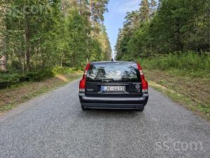 Melns Volvo V70 2002 Cēsis, ar dzinēja tilpumu 2.40 L un nobraukumu 392 tūkst. km par 990 €, foto 7 vietnē AUTOMOTO.COM.LV