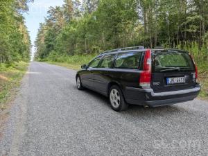 Melns Volvo V70 2002 Cēsis, ar dzinēja tilpumu 2.40 L un nobraukumu 392 tūkst. km par 990 €, foto 8 vietnē AUTOMOTO.COM.LV