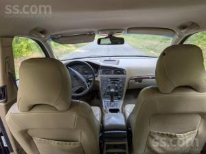 Melns Volvo V70 2002 Cēsis, ar dzinēja tilpumu 2.40 L un nobraukumu 392 tūkst. km par 990 €, foto 10 vietnē AUTOMOTO.COM.LV