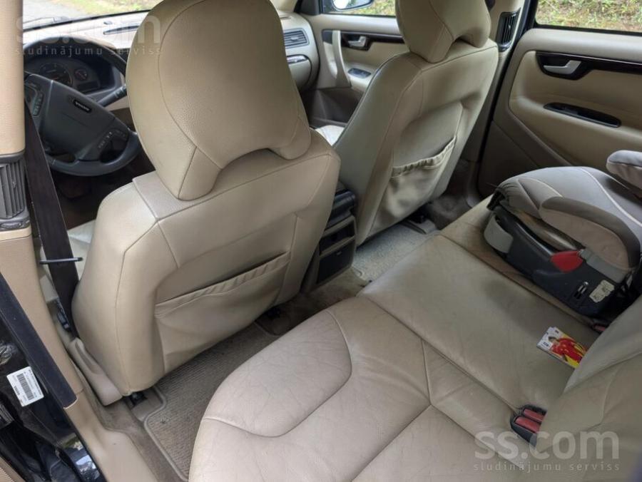 Melns Volvo V70 2002 Cēsis, ar dzinēja tilpumu 2.40 L un nobraukumu 392 tūkst. km par 990 €, foto 11 vietnē AUTOMOTO.COM.LV