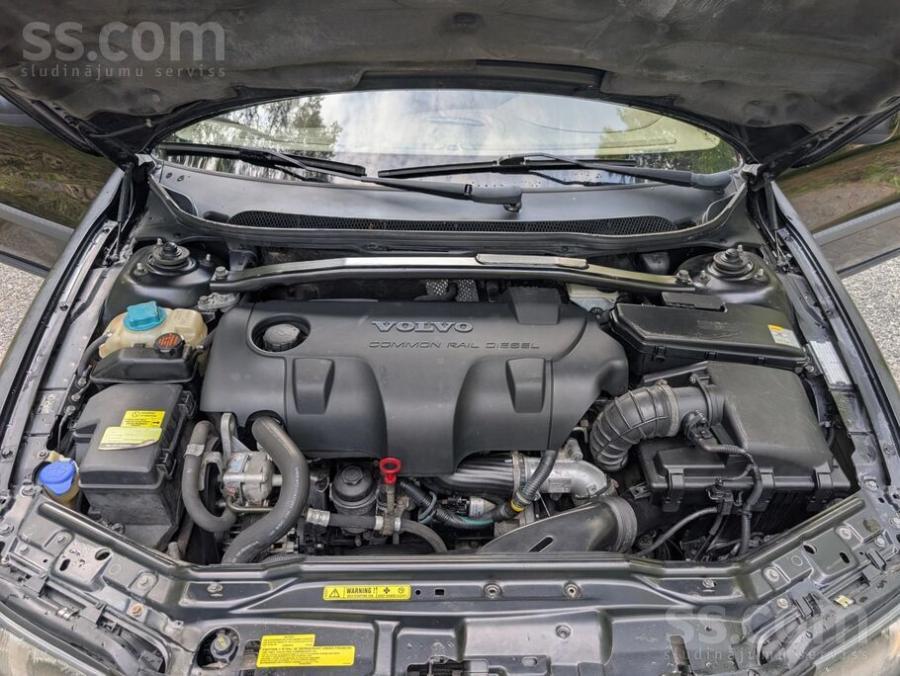 Melns Volvo V70 2002 Cēsis, ar dzinēja tilpumu 2.40 L un nobraukumu 392 tūkst. km par 990 €, foto 15 vietnē AUTOMOTO.COM.LV