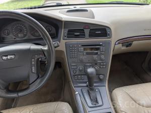 Melns Volvo V70 2002 Cēsis, ar dzinēja tilpumu 2.40 L un nobraukumu 392 tūkst. km par 990 €, foto 16 vietnē AUTOMOTO.COM.LV