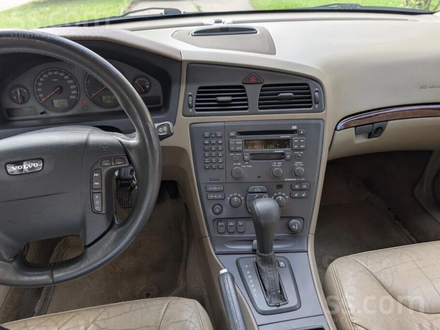 Melns Volvo V70 2002 Cēsis, ar dzinēja tilpumu 2.40 L un nobraukumu 392 tūkst. km par 990 €, foto 16 vietnē AUTOMOTO.COM.LV