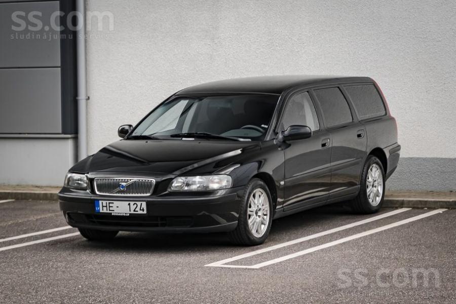 Черный Вольво В70 2002 в Рига, объемом двигателя 2.40 л и пробегом 257 тыс. км за 1750 €, фото 1 на AUTOMOTO.COM.LV