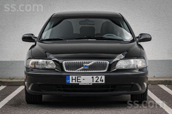 Melns Volvo V70 2002 Rīga, ar dzinēja tilpumu 2.40 L un nobraukumu 257 tūkst. km par 1750 €, foto 3 vietnē AUTOMOTO.COM.LV