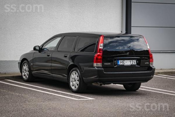 Melns Volvo V70 2002 Rīga, ar dzinēja tilpumu 2.40 L un nobraukumu 257 tūkst. km par 1750 €, foto 7 vietnē AUTOMOTO.COM.LV