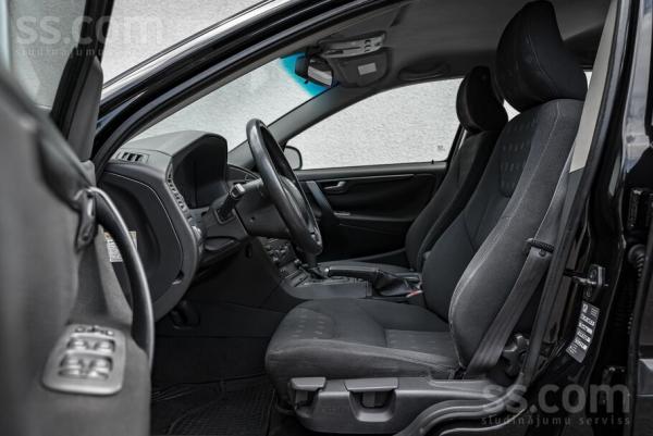Melns Volvo V70 2002 Rīga, ar dzinēja tilpumu 2.40 L un nobraukumu 257 tūkst. km par 1750 €, foto 10 vietnē AUTOMOTO.COM.LV