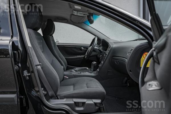 Melns Volvo V70 2002 Rīga, ar dzinēja tilpumu 2.40 L un nobraukumu 257 tūkst. km par 1750 €, foto 11 vietnē AUTOMOTO.COM.LV