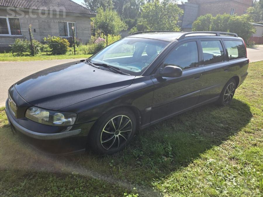 Черный Вольво В70 2002 в Елгава, объемом двигателя 2.40 л и пробегом 355 тыс. км за 750 €, фото 5 на AUTOMOTO.COM.LV