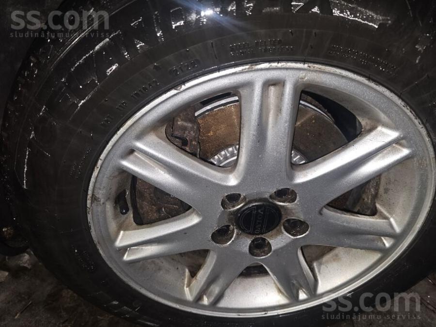 Melns Volvo V70 2002 Valmiera, ar dzinēja tilpumu 2.40 L un nobraukumu 452 tūkst. km par 1300 €, foto 5 vietnē AUTOMOTO.COM.LV