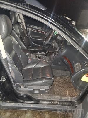 Melns Volvo V70 2002 Valmiera, ar dzinēja tilpumu 2.40 L un nobraukumu 452 tūkst. km par 1300 €, foto 10 vietnē AUTOMOTO.COM.LV