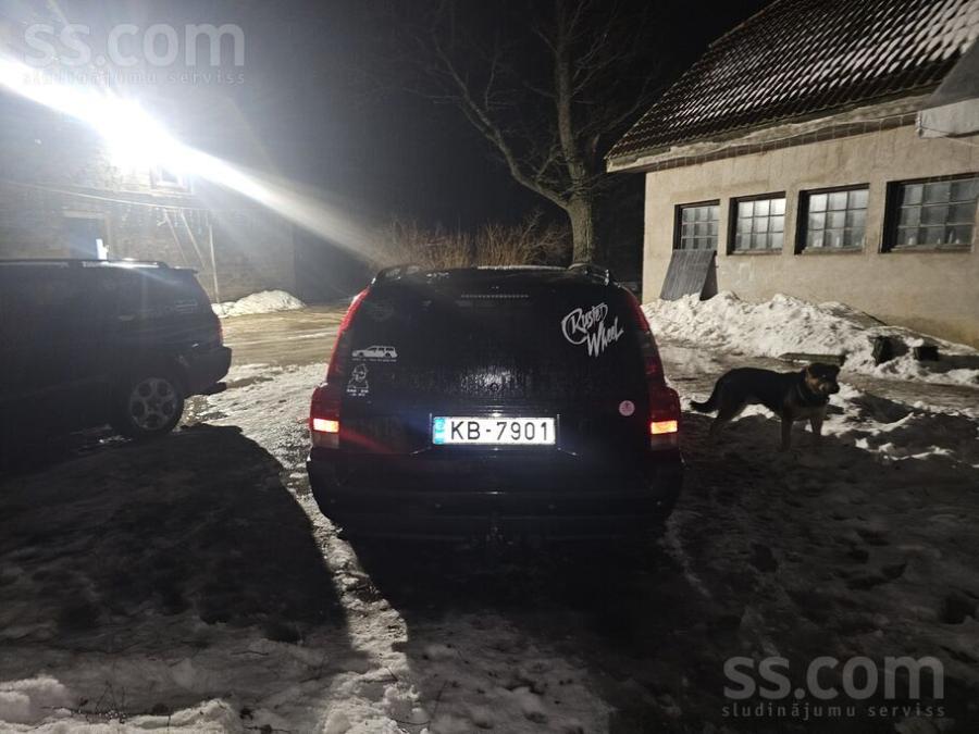 Melns Volvo V70 2002 Valmiera, ar dzinēja tilpumu 2.40 L un nobraukumu 452 tūkst. km par 1300 €, foto 12 vietnē AUTOMOTO.COM.LV