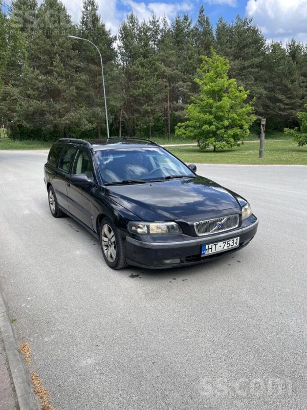 Volvo V70 2002 JÅ«rmala vietnÄ Melns Volvo V70 2002 JÅ«rmala, ar dzinÄja tilpumu 2.40 L un nobraukumu 422 tÅ«kst. km par 1020 ā¬, foto 3 vietnÄ AUTOMOTO.COM.LV