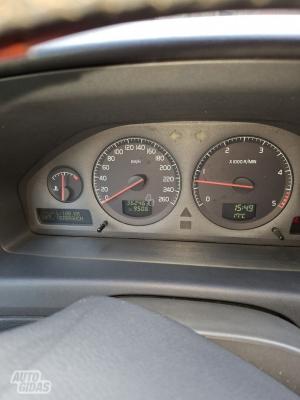 Black Volvo V70 2002 in Druskininkai, with an engine capacity of 2.40 L and mileage of 362 thousand km for 1150 €, photo 3 on AUTOMOTO.COM.LV