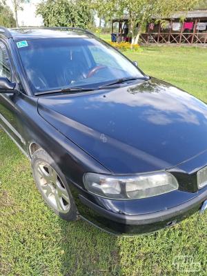 Black Volvo V70 2002 in Druskininkai, with an engine capacity of 2.40 L and mileage of 362 thousand km for 1150 €, photo 5 on AUTOMOTO.COM.LV
