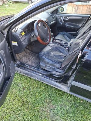 Black Volvo V70 2002 in Druskininkai, with an engine capacity of 2.40 L and mileage of 362 thousand km for 1150 €, photo 8 on AUTOMOTO.COM.LV
