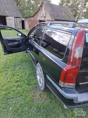 Black Volvo V70 2002 in Druskininkai, with an engine capacity of 2.40 L and mileage of 362 thousand km for 1150 €, photo 9 on AUTOMOTO.COM.LV