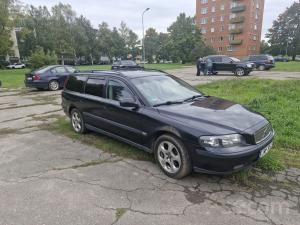 Melns Volvo V70 2002 Rīga, ar dzinēja tilpumu 2.40 L un nobraukumu 295 tūkst. km par 500 €, foto 4 vietnē AUTOMOTO.COM.LV