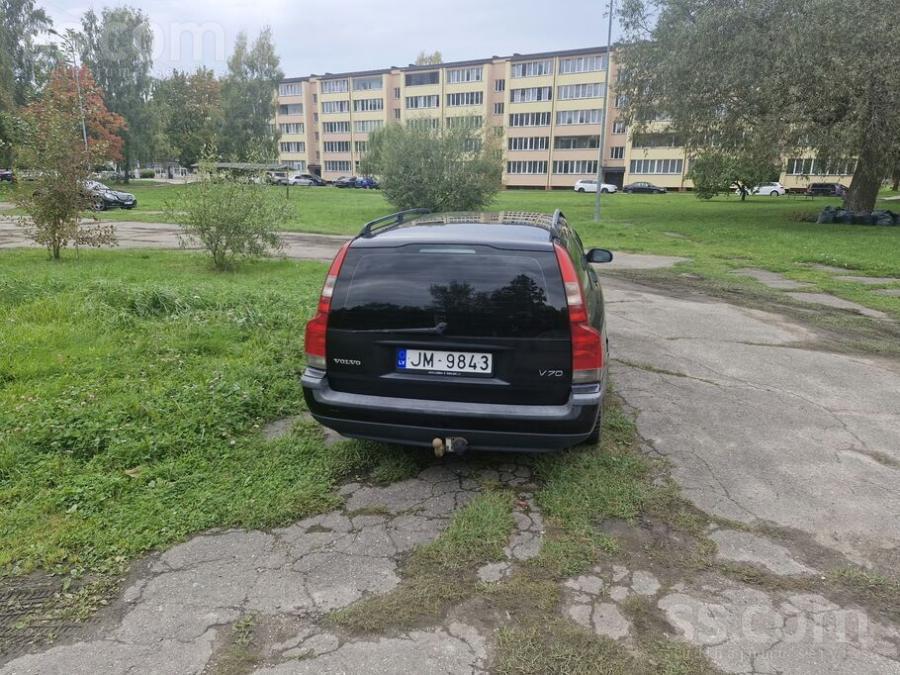 Melns Volvo V70 2002 Rīga, ar dzinēja tilpumu 2.40 L un nobraukumu 295 tūkst. km par 500 €, foto 6 vietnē AUTOMOTO.COM.LV