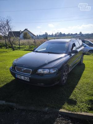 Melns Volvo V70 2002 Viļņa, ar dzinēja tilpumu 2.40 L un nobraukumu 350 tūkst. km par 800 €, foto 3 vietnē AUTOMOTO.COM.LV