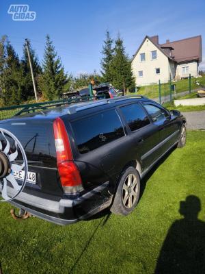 Melns Volvo V70 2002 Viļņa, ar dzinēja tilpumu 2.40 L un nobraukumu 350 tūkst. km par 800 €, foto 5 vietnē AUTOMOTO.COM.LV