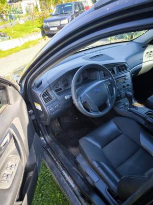Melns Volvo V70 2002 Viļņa, ar dzinēja tilpumu 2.40 L un nobraukumu 350 tūkst. km par 800 €, foto 6 vietnē AUTOMOTO.COM.LV