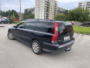 Black Volvo V70 2003 in Riga, with an engine capacity of 2.40 L and mileage of 302 thousand km for 990 €, photo 2 on AUTOMOTO.COM.LV