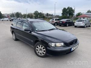 Black Volvo V70 2003 in Riga, with an engine capacity of 2.40 L and mileage of 302 thousand km for 990 €, photo 3 on AUTOMOTO.COM.LV