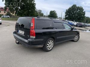 Black Volvo V70 2003 in Riga, with an engine capacity of 2.40 L and mileage of 302 thousand km for 990 €, photo 4 on AUTOMOTO.COM.LV