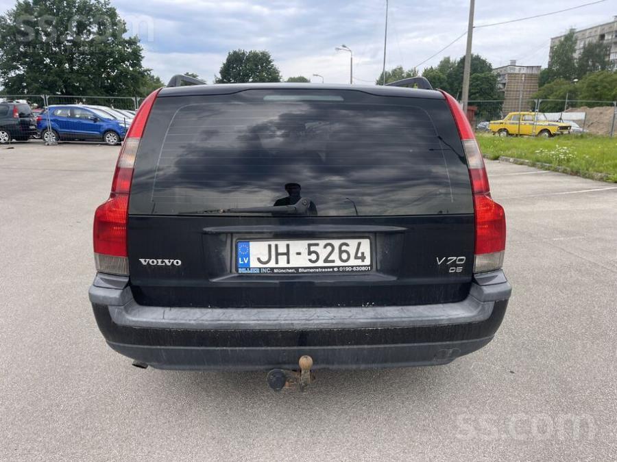 Black Volvo V70 2003 in Riga, with an engine capacity of 2.40 L and mileage of 302 thousand km for 990 €, photo 5 on AUTOMOTO.COM.LV