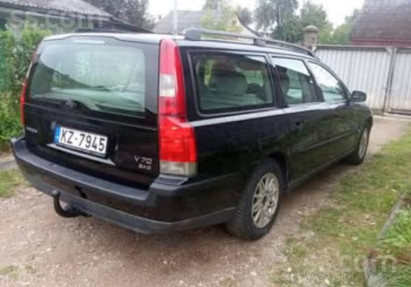Black Volvo V70 2003 in Daugavpils, with an engine capacity of 2.40 L and mileage of 298 thousand km for 1100 €, photo 3 on AUTOMOTO.COM.LV