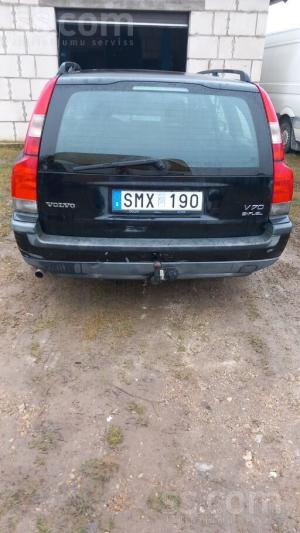 Black Volvo V70 2003 in Rezekne, with an engine capacity of 2.40 L and mileage of 197 thousand km for 550 €, photo 4 on AUTOMOTO.COM.LV