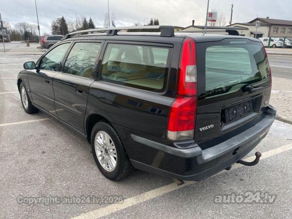 Black Volvo V70 2003 in Voru, with an engine capacity of 0.00 L and mileage of 0 thousand km for 2390 €, photo 3 on AUTOMOTO.COM.LV