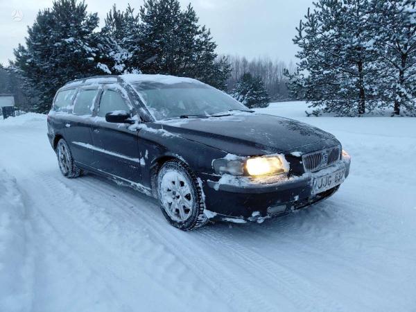 Melns Volvo V70 2003 Viļņa, ar dzinēja tilpumu 2.40 L un nobraukumu 455 tūkst. km par 850 €, foto 1 vietnē AUTOMOTO.COM.LV