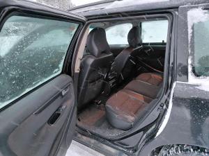 Black Volvo V70 2003 in Vilnius, with an engine capacity of 2.40 L and mileage of 455 thousand km for 850 €, photo 11 on AUTOMOTO.COM.LV