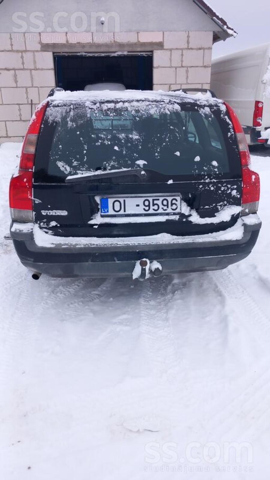 Melns Volvo V70 2003 Rēzekne, ar dzinēja tilpumu 2.40 L un nobraukumu 193 tūkst. km par 750 €, foto 3 vietnē AUTOMOTO.COM.LV