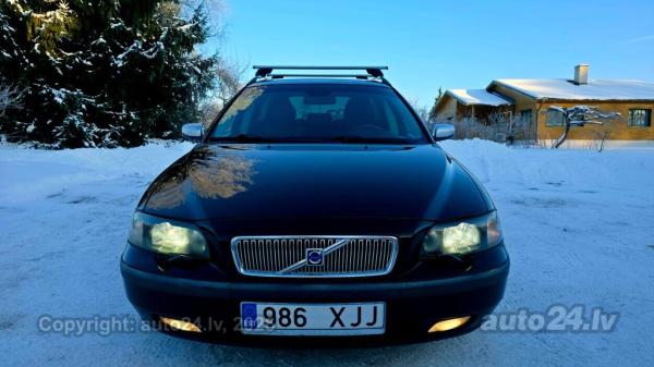 Black Volvo V70 2003 in Rapla, with an engine capacity of 2.40 L and mileage of 373 thousand km for 4400 €, photo 6 on AUTOMOTO.COM.LV