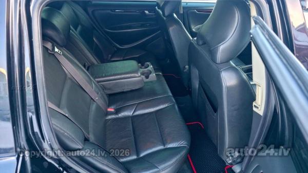 Melns Volvo V70 2003 Rapla, ar dzinēja tilpumu 2.40 L un nobraukumu 373 tūkst. km par 4400 €, foto 11 vietnē AUTOMOTO.COM.LV