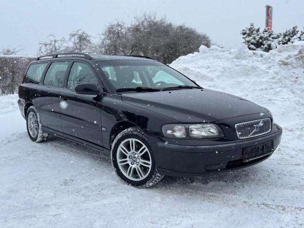 Melns Volvo V70 2003 Viļņa, ar dzinēja tilpumu 2.40 L un nobraukumu 285 tūkst. km par 2000 €, foto 1 vietnē AUTOMOTO.COM.LV
