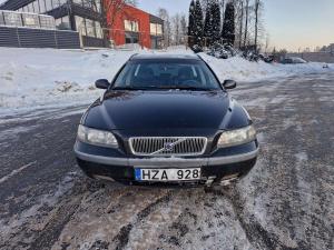 Black Volvo V70 2003 in Kaunas, with an engine capacity of 2.40 L and mileage of 400 thousand km for 1650 €, photo 2 on AUTOMOTO.COM.LV
